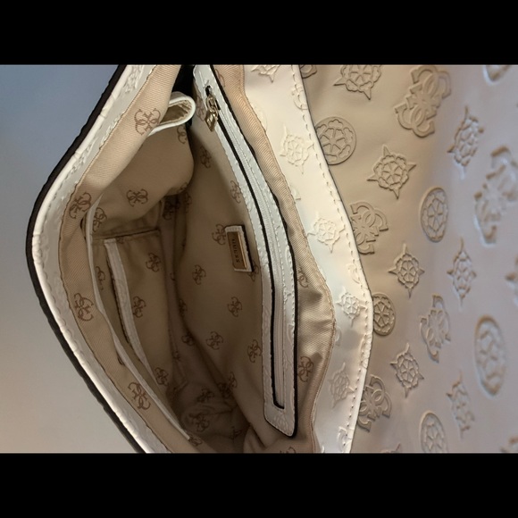 Guess | Bags | Guess Peony Classic Convertible Crossbody Handbag | Poshmark